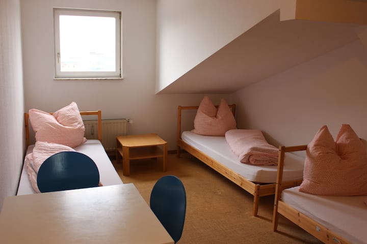 Angenehmes  3 Bettzimmer Im Apartmenthaus - Leipzig