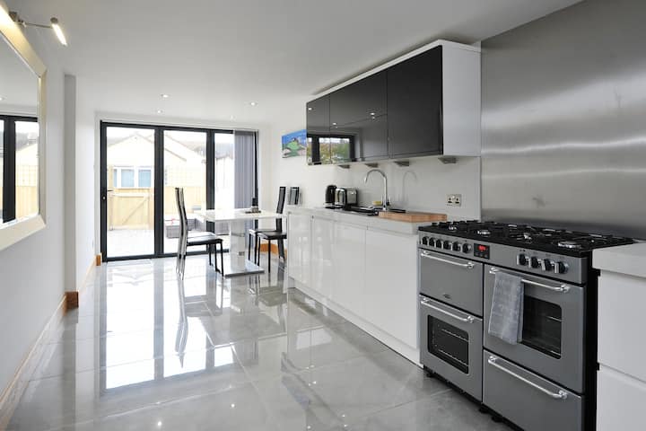 The 2nd Apartment - Bath