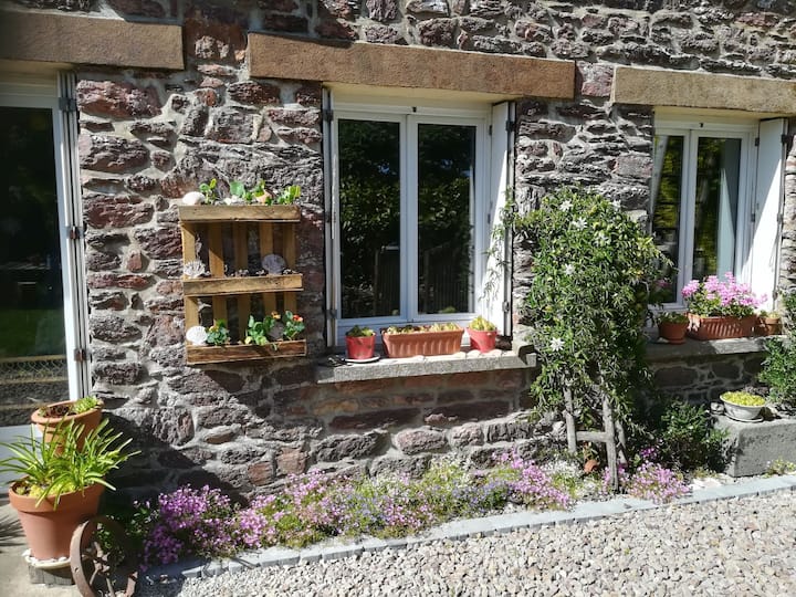 Maison De Charme Entre Nature, Vergers Et Moutons - Le Verger