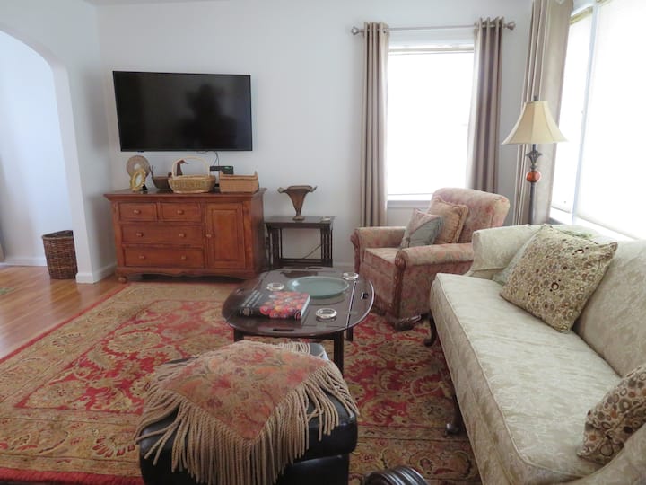 Comfort On Cribbon    Unit A      2bd/ Sleeps 4 - Cheyenne