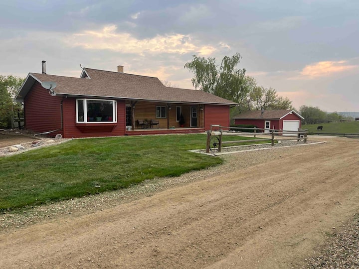 The Lazy J Getaway Ranch - Saskatchewan