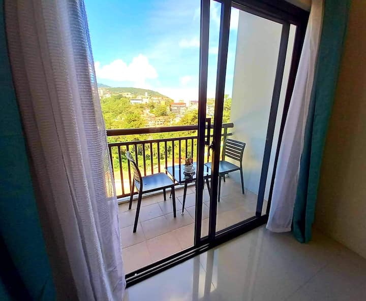 Foggy Overlooking 2br Loft W/ 2 Balconies - Baguio City
