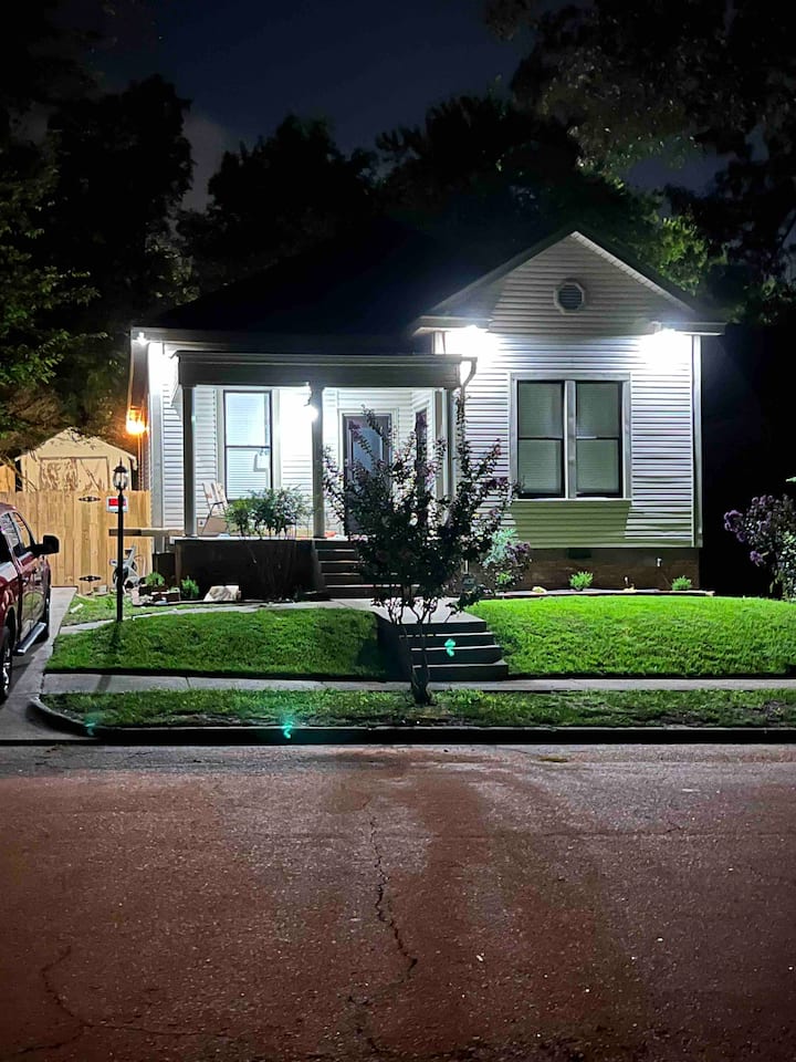 The Central High Historic Home - Little Rock, AR