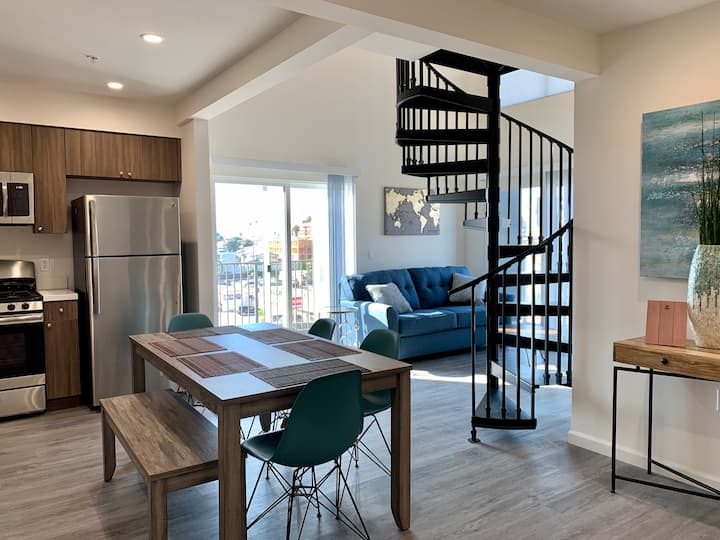 Topfloorb New&spacious 2br+loft Near Dtla W/prkng - Los Angeles, CA