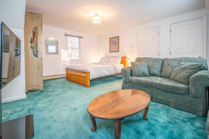 Two Bedroom Mountain Getaway Suite - New Hampshire (State)
