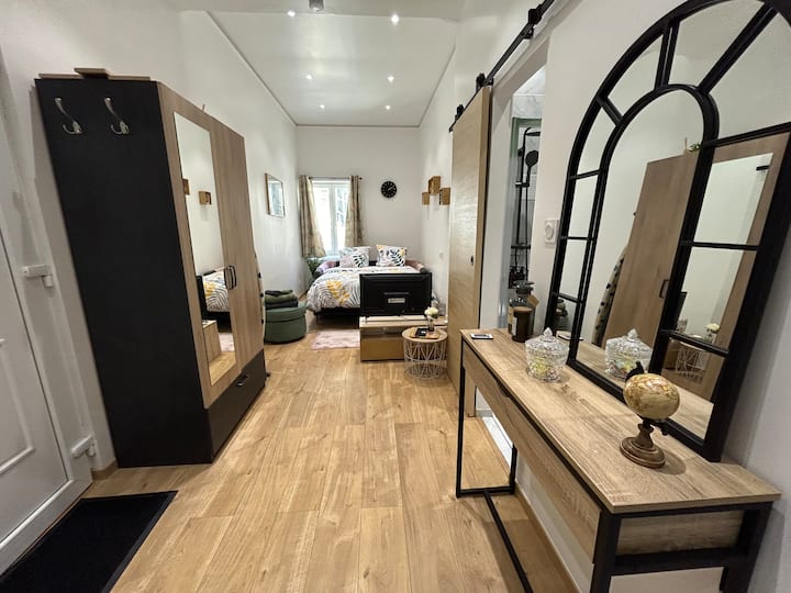 2pers/ Clim/ Wifi/ Très Proche Du  Centre Ville - ibis Nîmes Ouest - A9