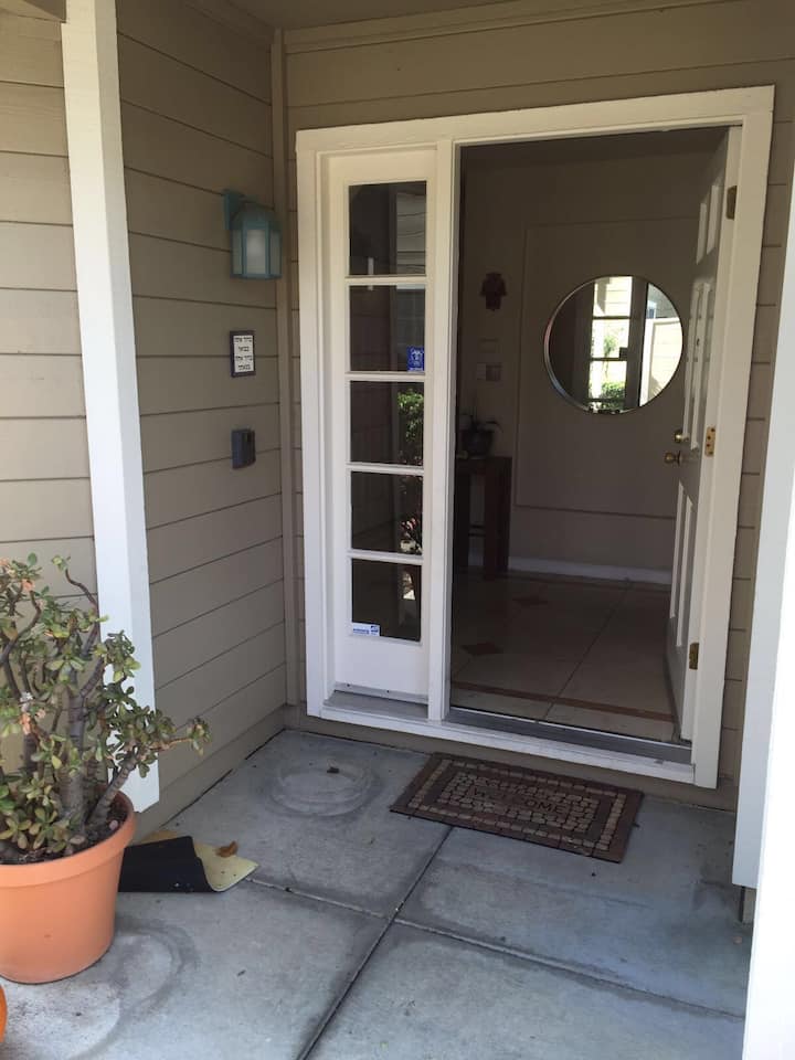 Charming Family House In A Great Location - Redwood City, CA