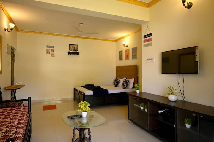 Spacious Apartment At Candolim - Goa