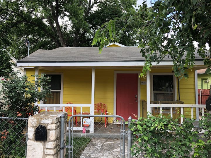 Little Yellow East Austin Casita - Hyde Park - Austin