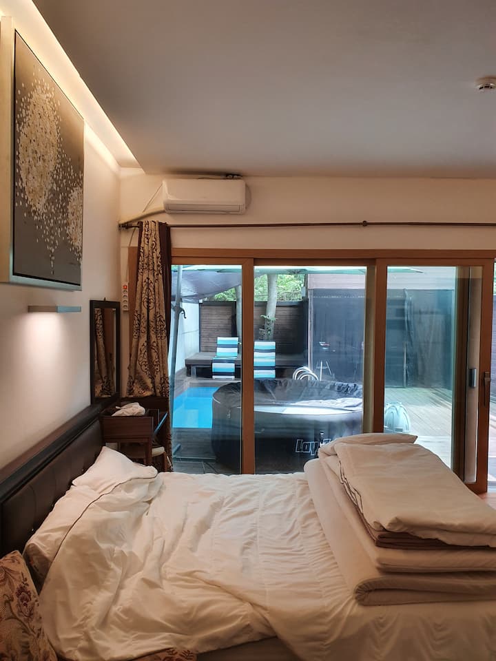 아침고요수목원근처 계곡 수영장 스파 독채 풀빌라 라비야 로오세요(커플룸) - 가평군