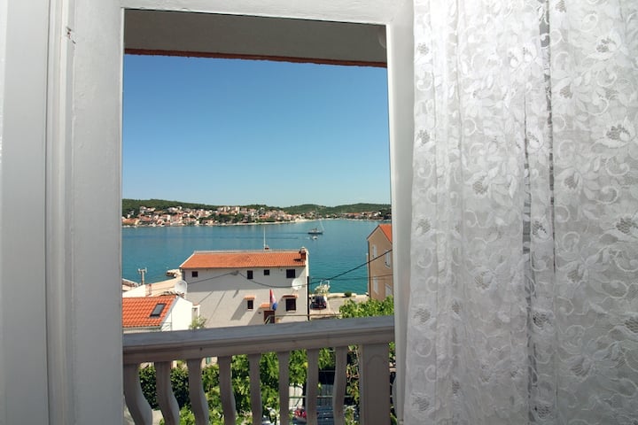 3 Bedroom Apartment In Tisno - Tisno