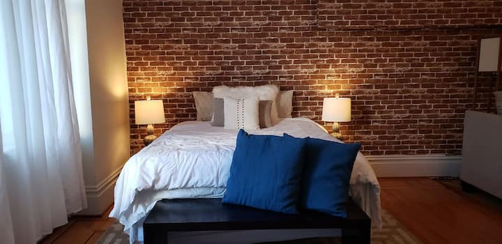 Pacific Heights Studio! Peaceful & Light-filled Delight. Walkscore 97! - San Francisco, CA