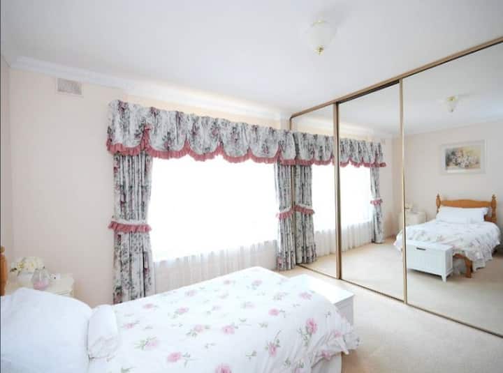 Cosy Bedroom In Suburban Adelaide - Salisbury