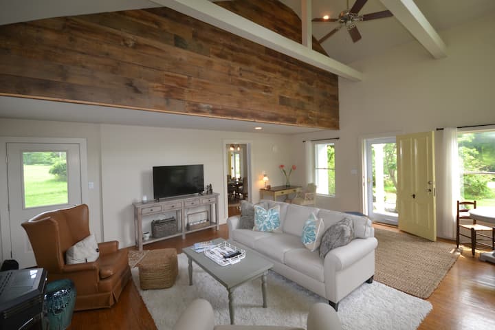 Historic Saratoga Farmhouse - Greenwich, NY