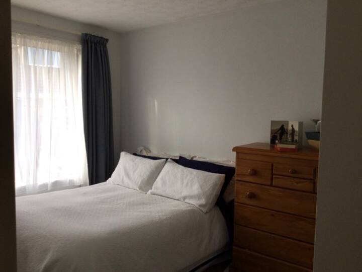 Clean And Cheap Double Bedroom, Dog-friendly - Christchurch