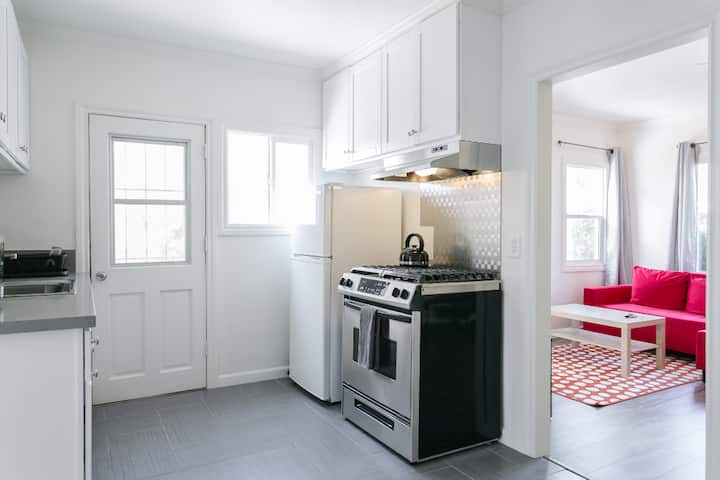 Entire Place, Parking, Train, Laundry, Dtv - Pasadena