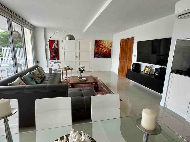 Hua Hin Beautiful Beachfront Apartment 121 - Hua Hin