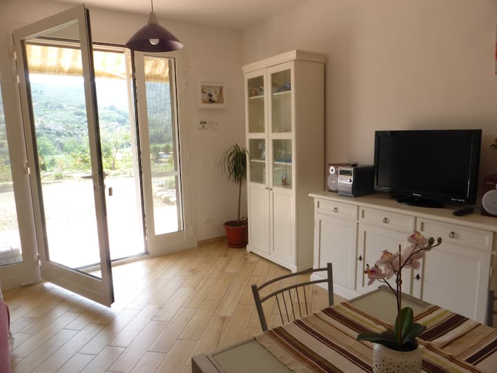Casa Graziosa, Cosy House With A Small Pool - Imperia
