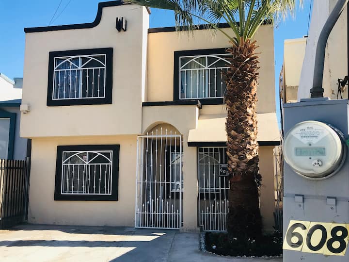 Casa De Ray Excelente Ubicación Y Todo Cerquita - Mexicali