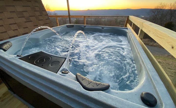 Mountaintop W/hot Tub, Stunning Views (Near Luray) - Rileyville, VA