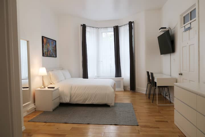 Very Comfy, Airy And Spacious, Tv In Every Room! - New York City