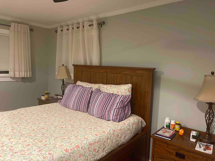 Gorgeous Family Home In Framingham - Framingham, MA