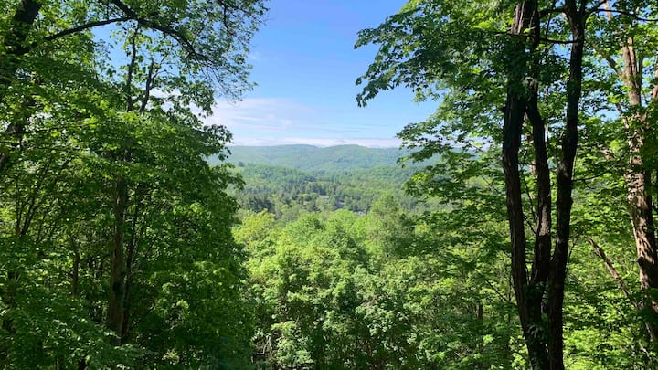 Long Range Views - Dog Friendly - Fire Pit - Boone, NC