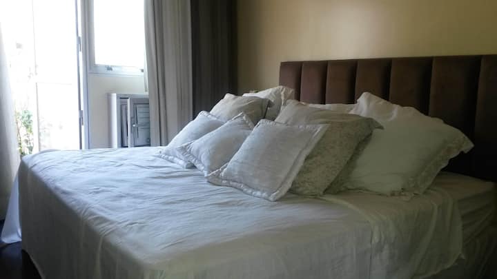 2 Bedroom Apartment With Balcony - Beautiful View - Rio de Janeiro