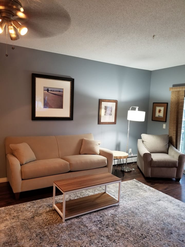 Walking Distance To Saddledome, 17th Ave And Tower - Mount Royal University