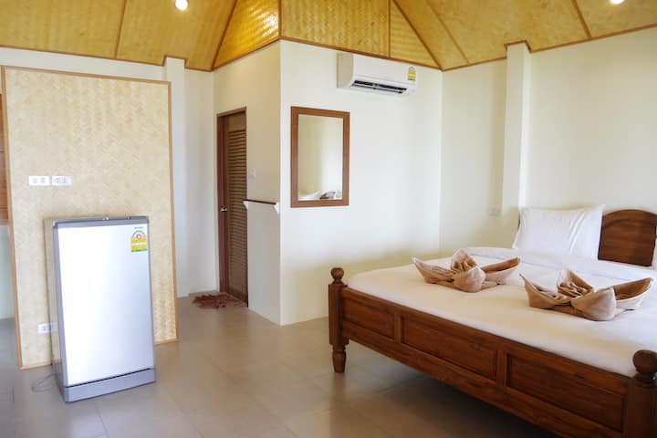 Bamboo Roof Beachfront Bungalow In Lamai Beach - Koh Samui