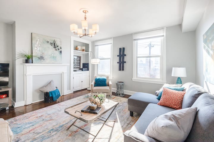 Spacious Home: Walk To Everything & Free Parking - Covington, KY