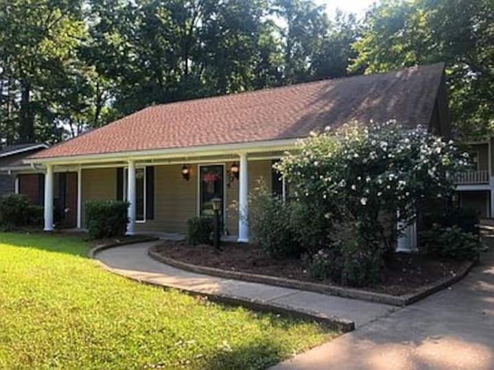 Ole Miss Happy Place - House - Sardis Lake, MS