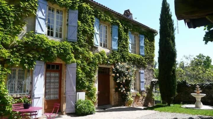 Faites Une Halte Dans La Vallée Du Lot - Cat's B&b - Saint-Cirq-Lapopie
