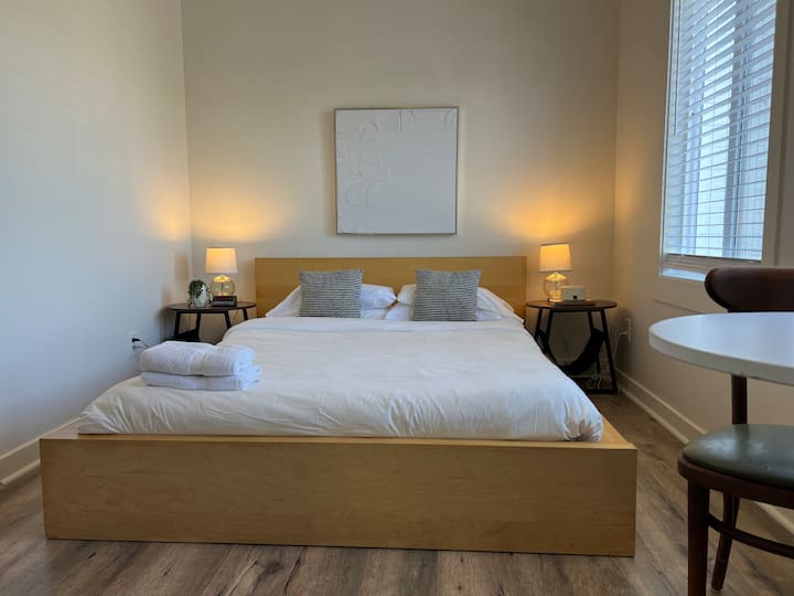 Cozy Studio In Central Location - Oakland