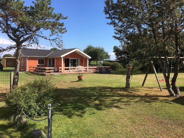 Traditionelt& Hyggeligt Sommerhus, 150m Fra Strand - Rudkøbing