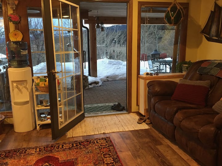 Peaceful Paradise In The Heart Of The Crowsnest - Bellevue