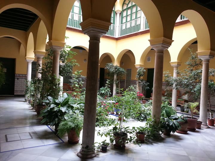 Apartment In Palace House Conteros-next To Giralda - Seville, Spain