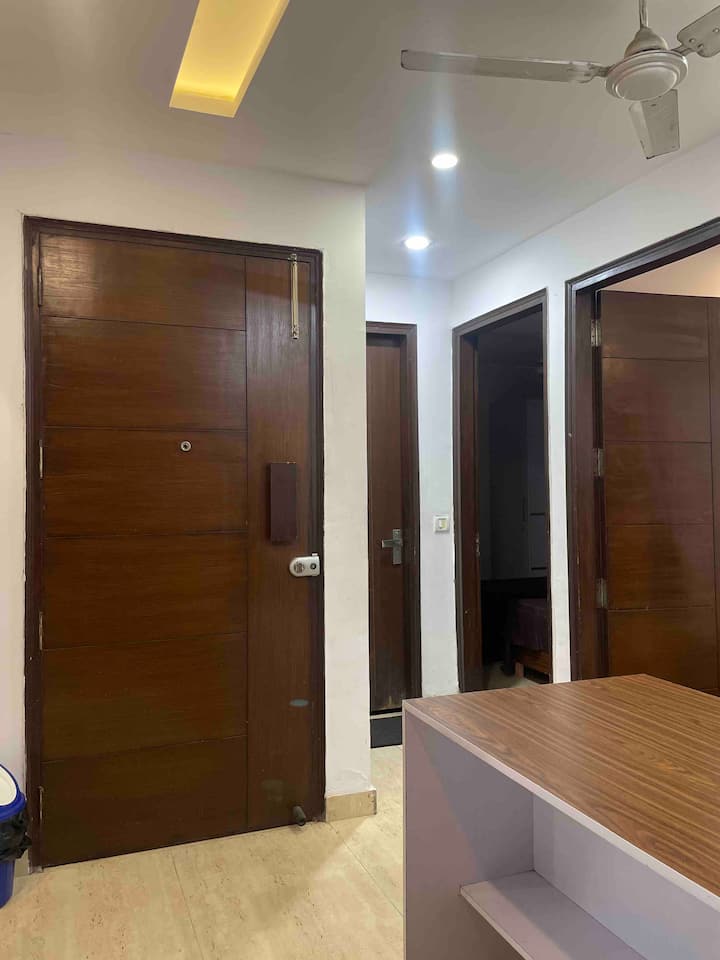 2 Bhk Flat With Wifi And Lift South Delhi - Nueva Delhi