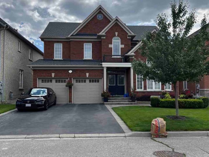 2 Bed 2 Bath Suite In Brampton - Airport Road - Brampton