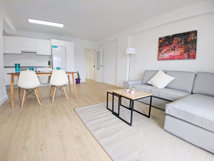 Spacious And Cozy Apartment With A Nice Terrace. - Valencia