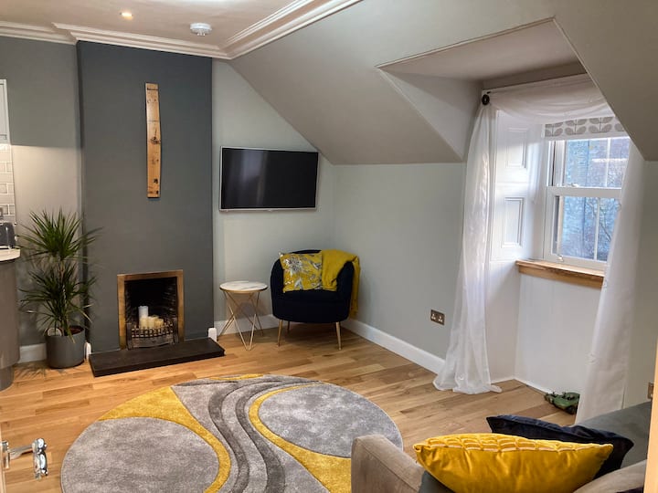 Cosy And Peaceful West End Attic Flat. - Glasgow