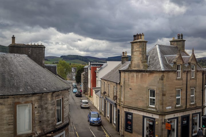High Street Hideout, Close To All The Trails! - Innerleithen