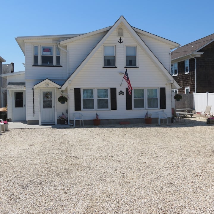 5 Room Beach Unit 1/2 Block From Beach - Manasquan, NJ