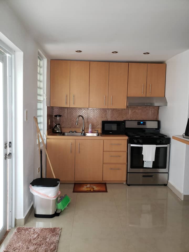 2 Habitaciones Con Sala,baño,cocina En San Juan - Guaynabo