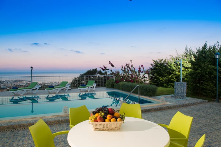 Family Villa With Spectacular Views - Koutouloufari