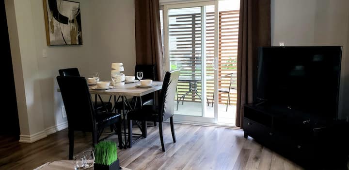 Cheerful 2 Bdr With Parking For 2, Netflix, Patio - Waterloo