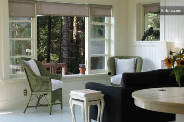 Bloom Organic B&b - Orchard Suite - Salt Spring Island