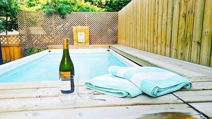 Adorable 1 Bedroom Place With Pool - Kelowna