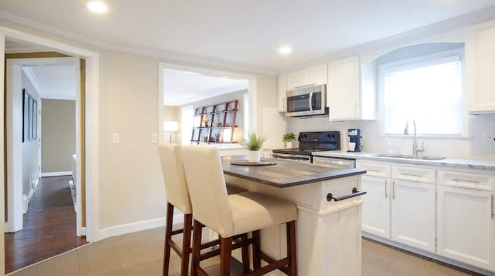 2 Bedroom & 1 Bath Apartment - Close To The Center - Hartford, CT