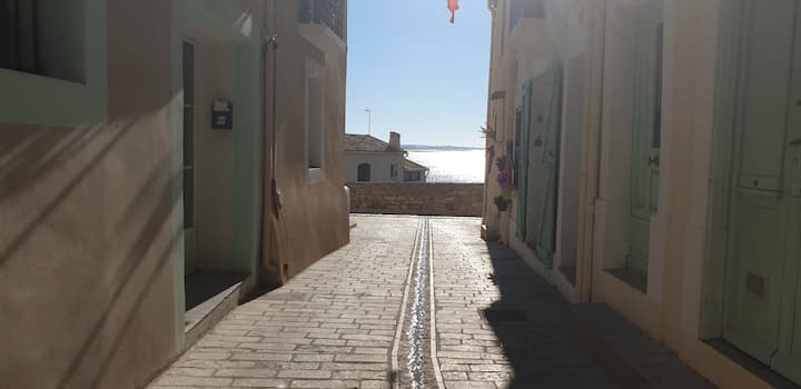 Casa De 100m² Con Terraza A 150m De La Playa. - Mèze